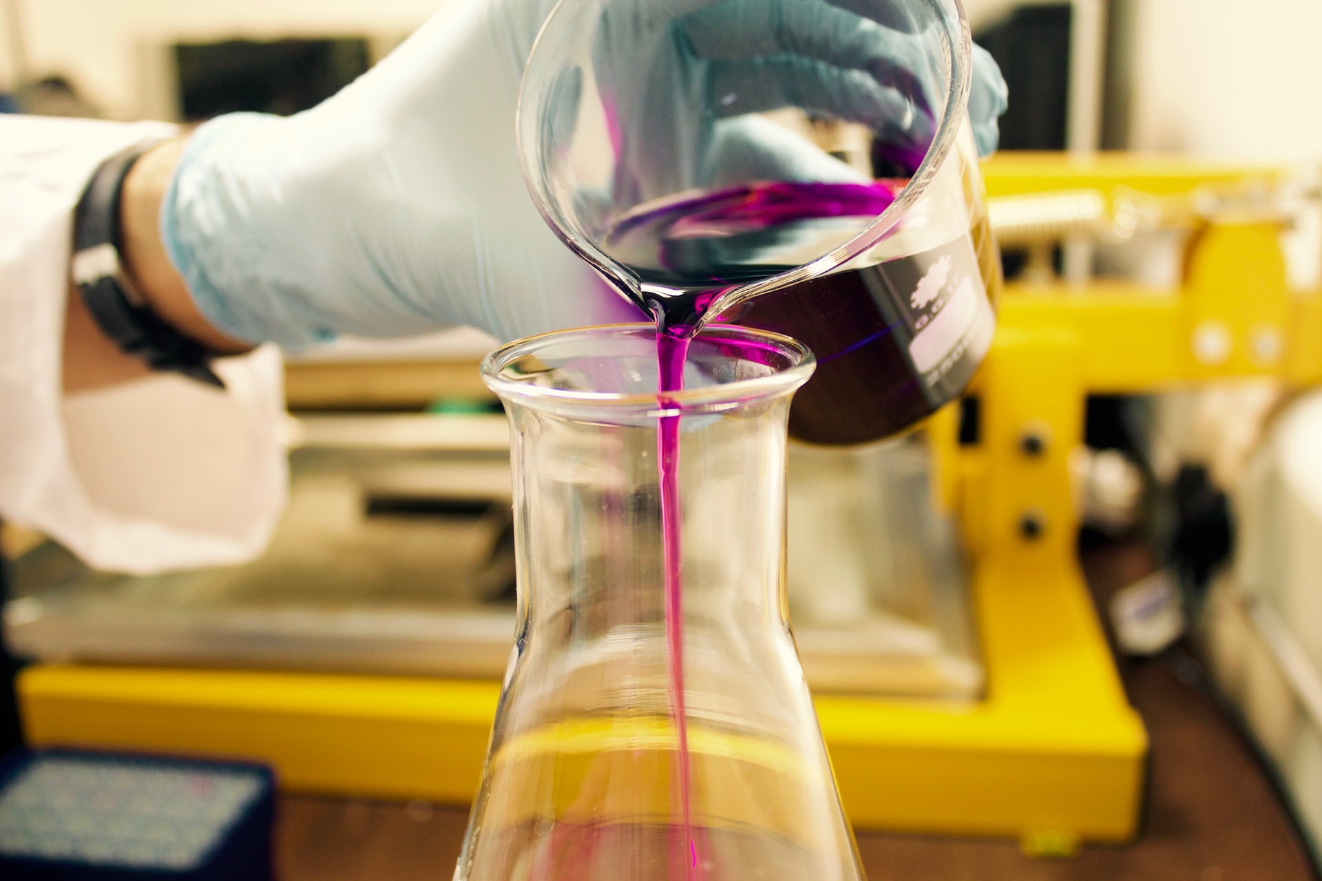 Cómo calcular el reactivo limitante de una reacción química - YuBrain Cómo calcular el reactivo limitante de una reacción química - YuBrain